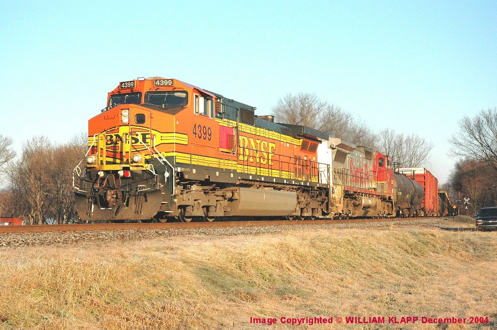 NS 13E BNSF 4399 Santa FE